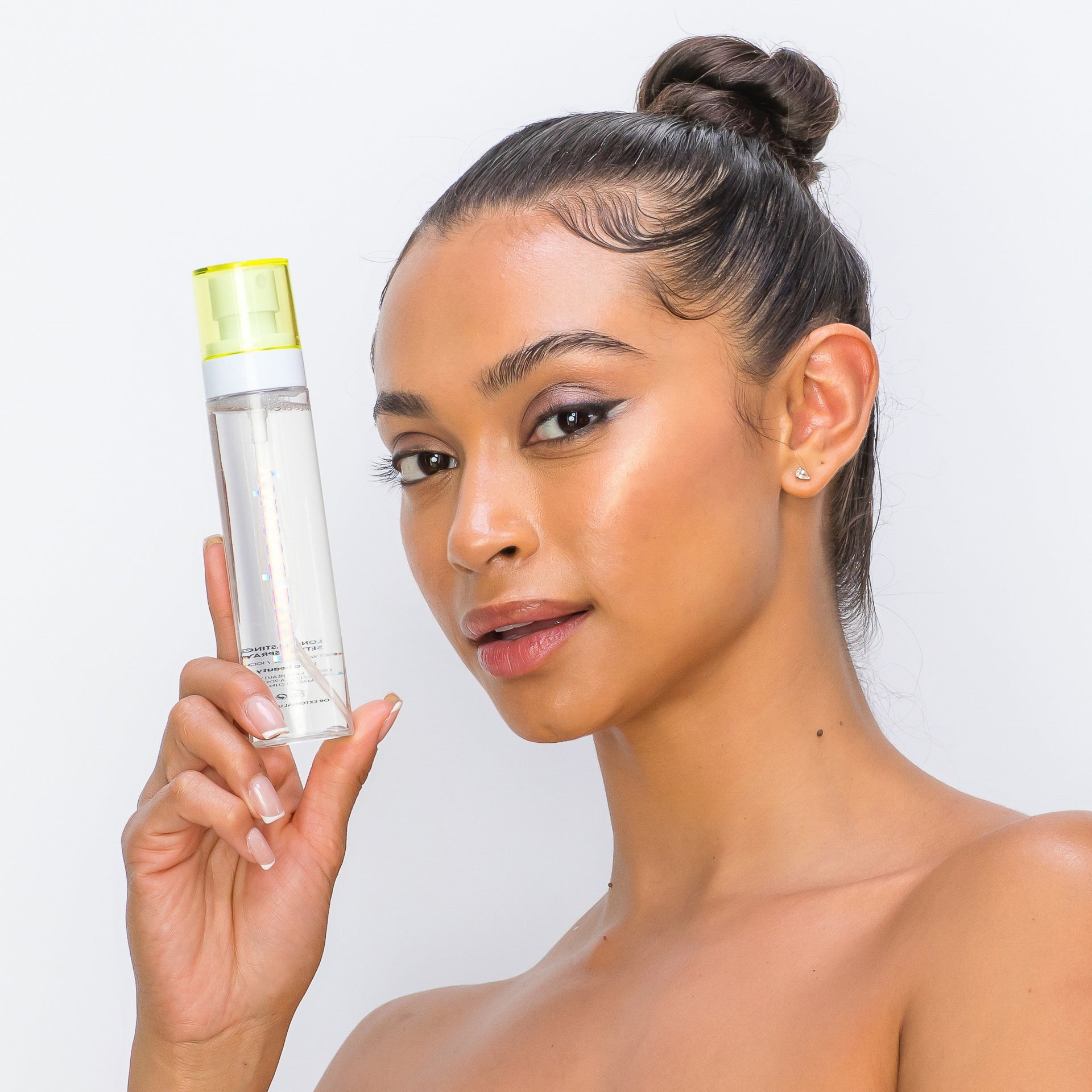 ESSENTIALS Full Size Long-Lasting Setting Spray | KARA BEAUTY